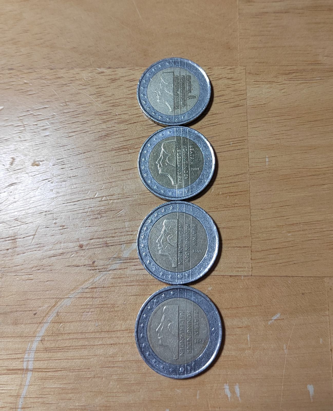 Prodajem 4 kovanice s likom kraljice Beatrix