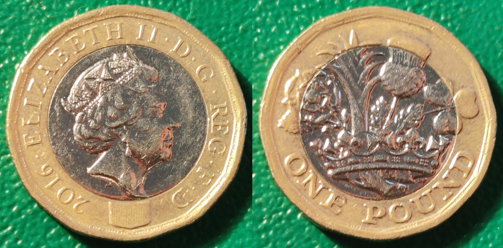 United Kingdom 1 pound, 2016 12-sides / 2,20 EURO