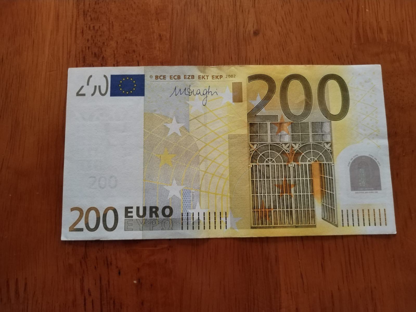 200 eura