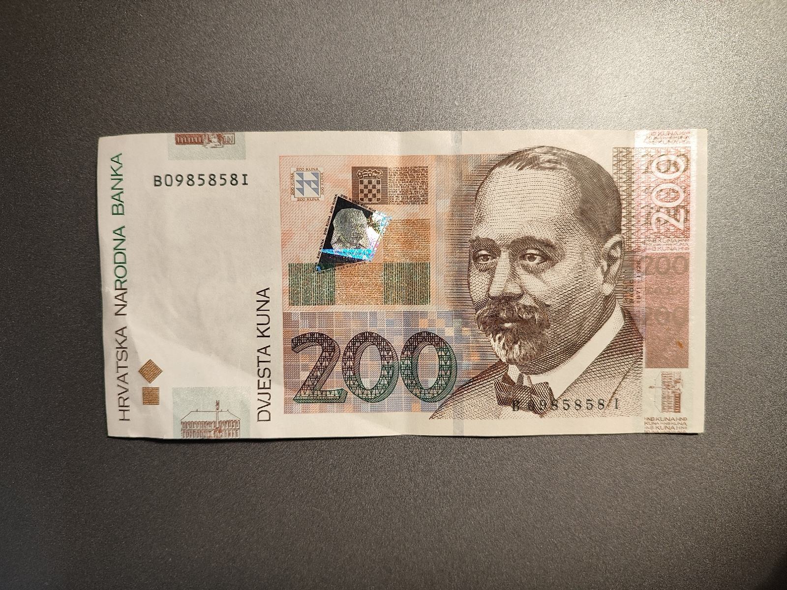 200 kuna novčanica