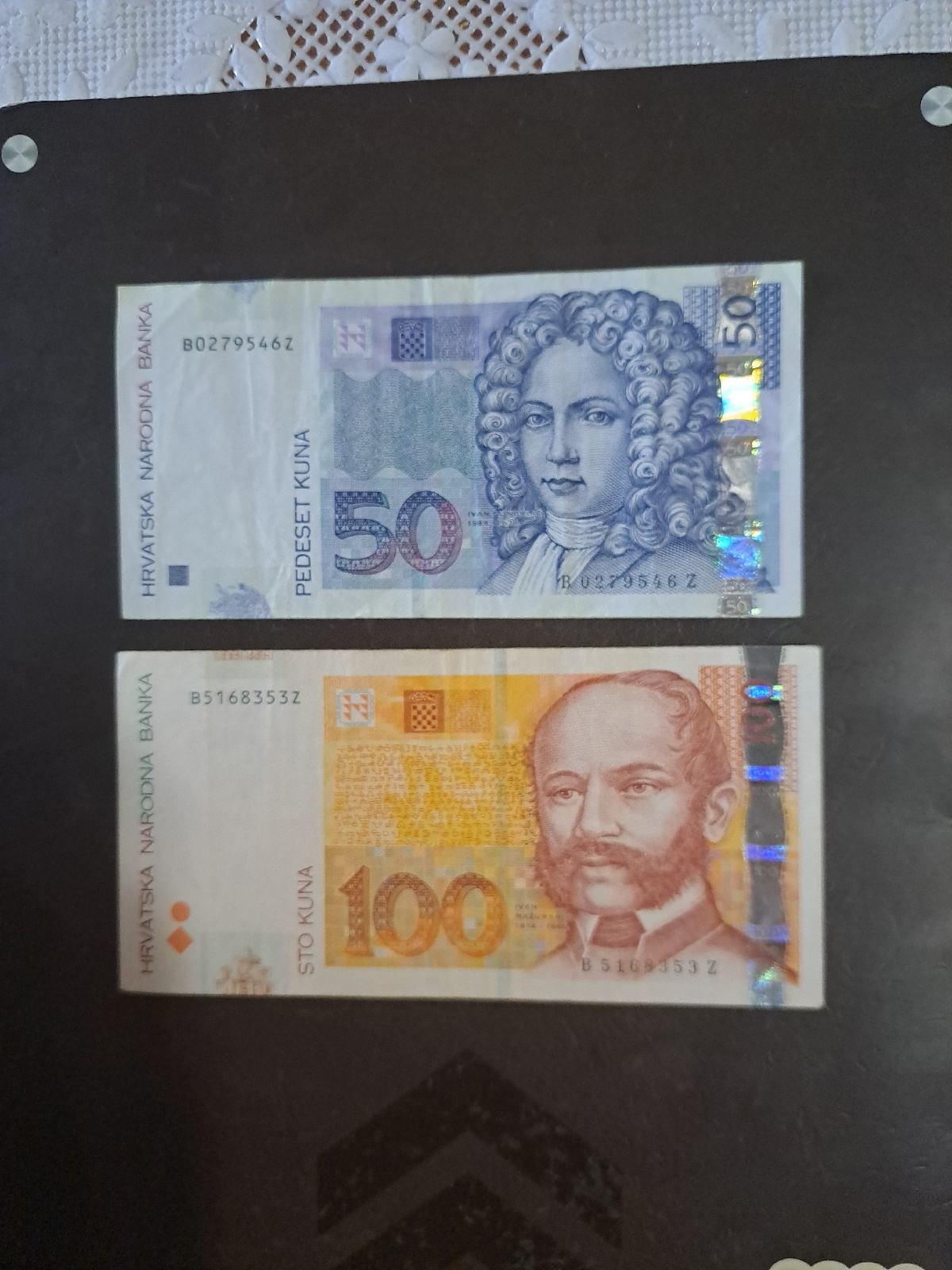 Prodajem zamjenske novcanice od 50, 100 i 200 kuna, cijena 11 eura