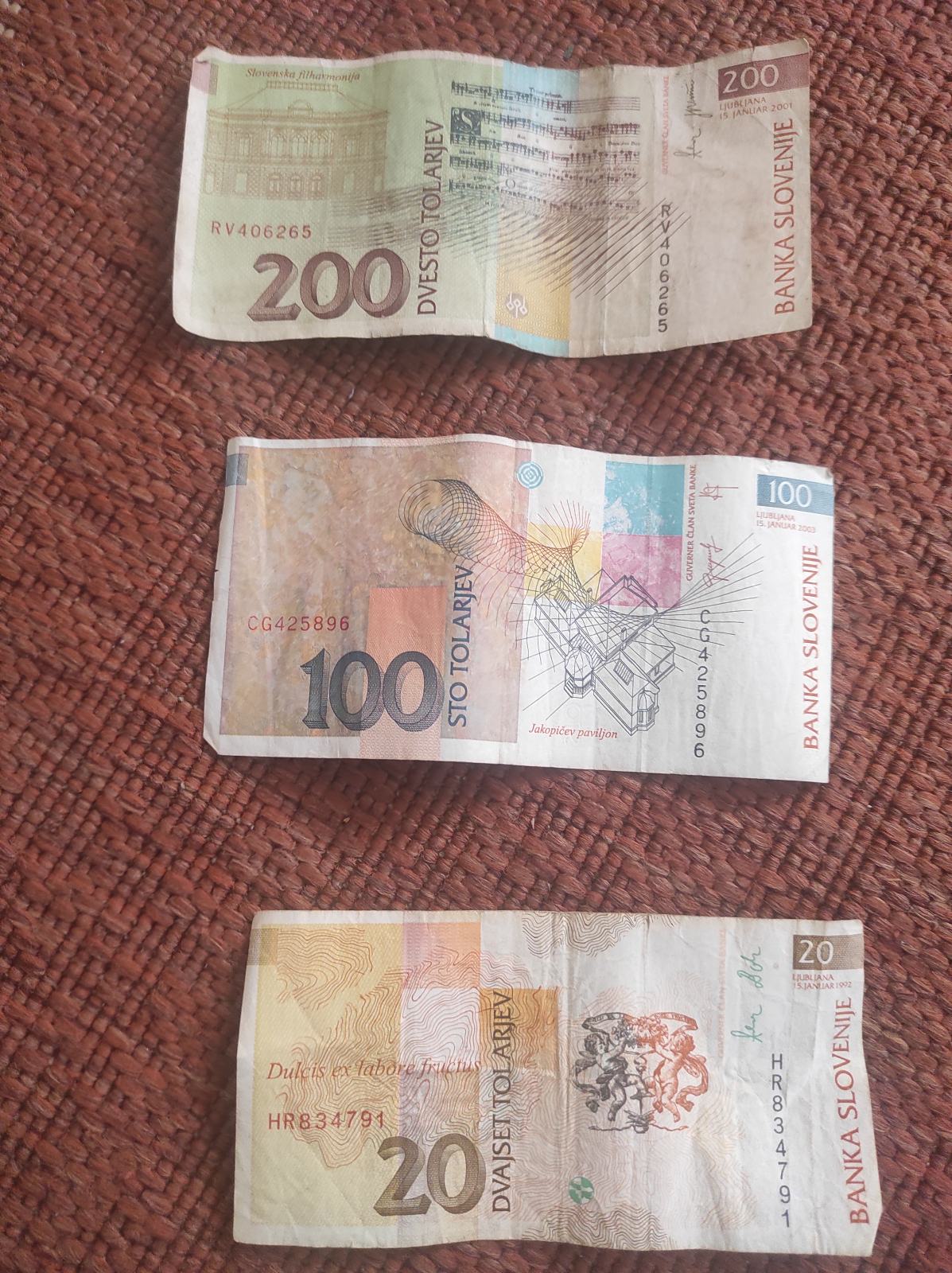 SLOVENSKI TOLARI novcanice od 200-100-20.