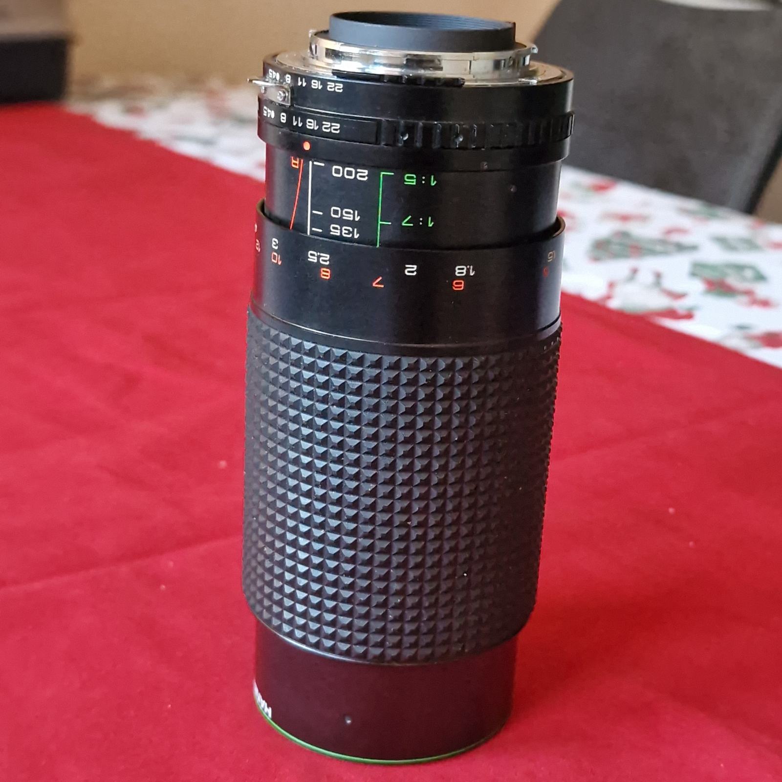 Prodajem objektiv hanimex sačuvan kao novi 40€.