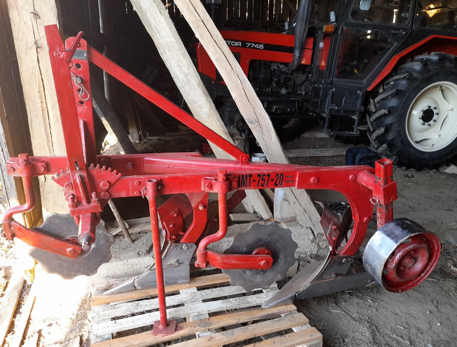 Dvobrazni plug imt 14