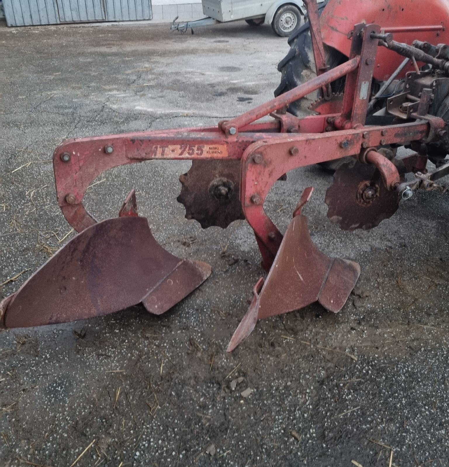 Plug imt, 2 brazde, model 755