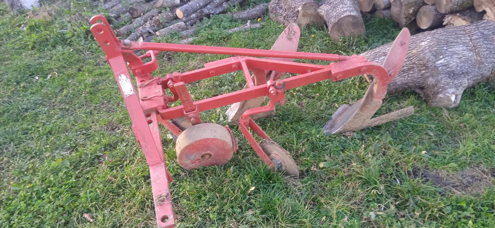 Prodajem OLT dvobrazni plug pomični