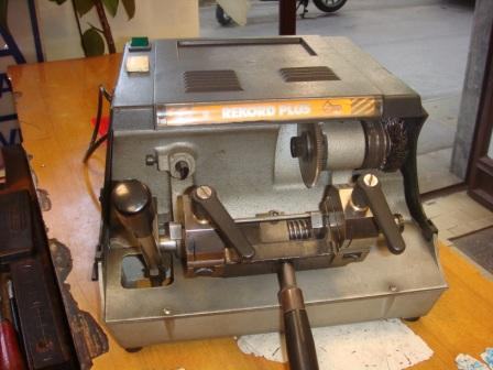 STROJ ZA IZRADU KLJUČEVA SILCA REKORD PLUS