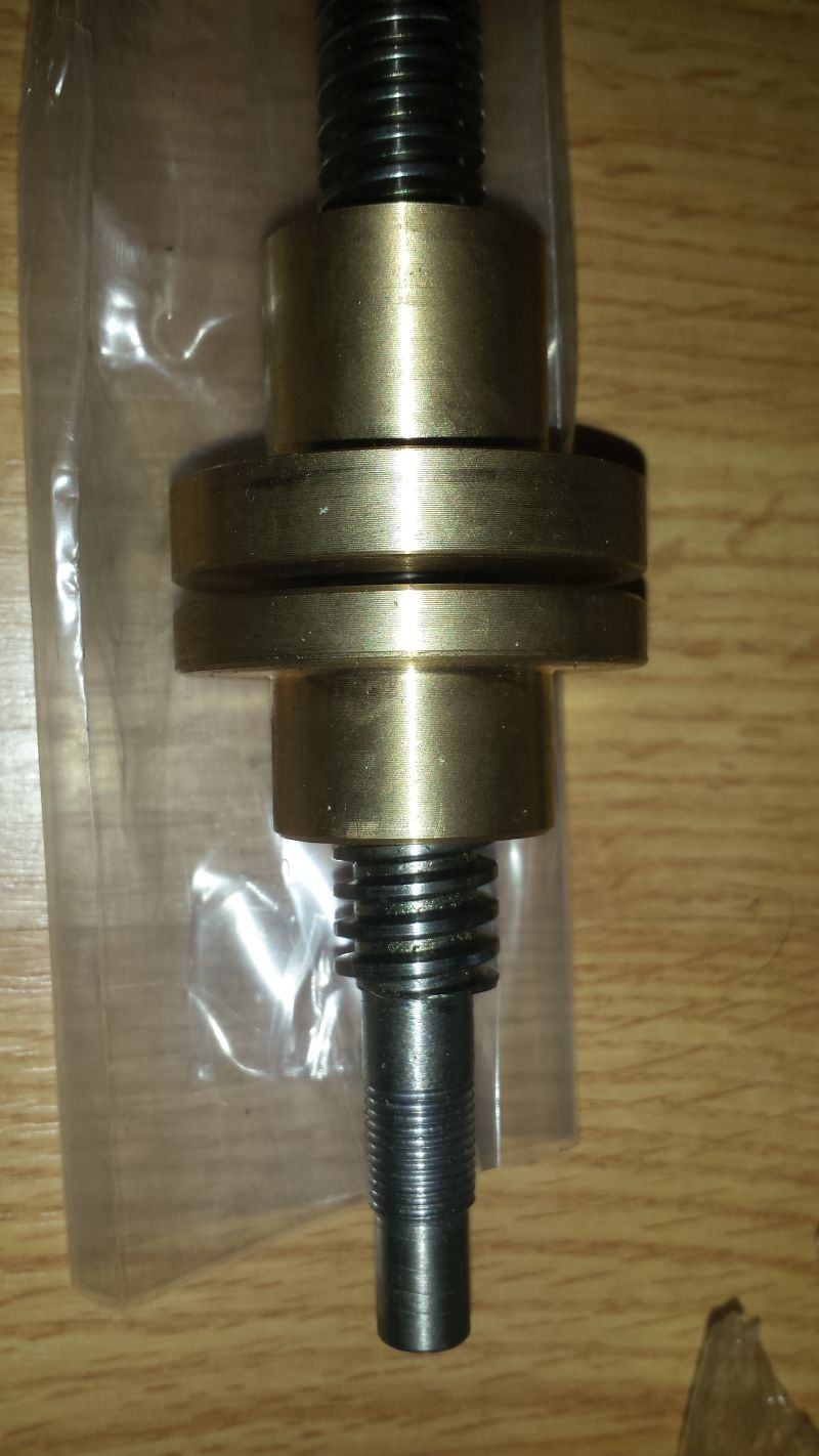 P: trapezna navojna vretena TR18*4 (L=1500mm i 1200mm) + matice CNC