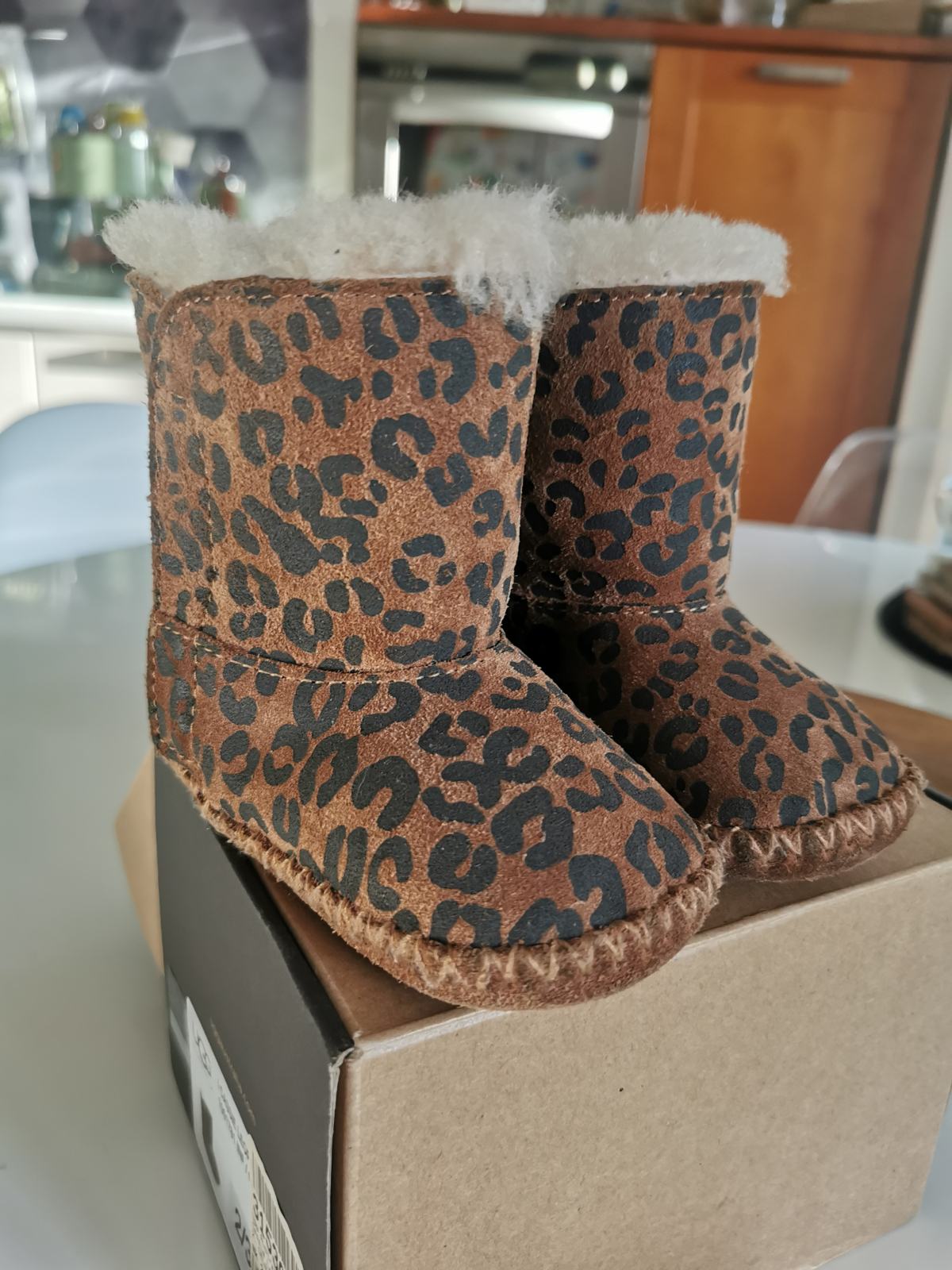 Ugg 6-12mj