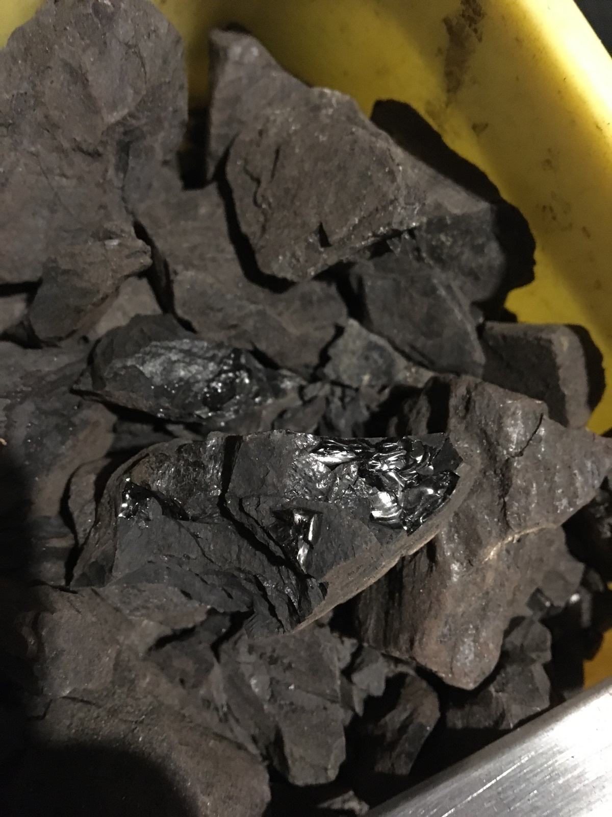 Ukrajinski crni ugljen, vrlo kvalitetan i cist!