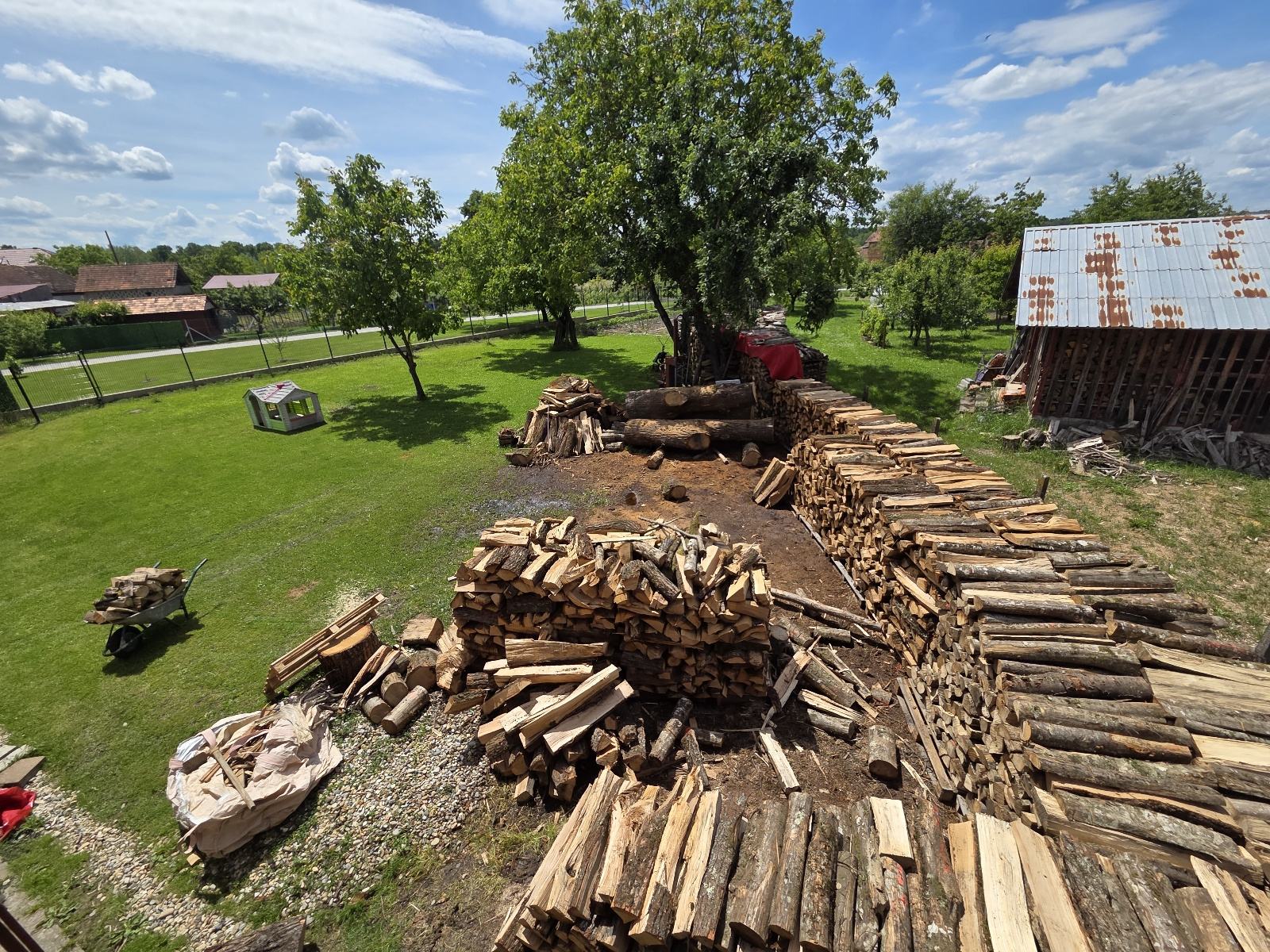 Suha drva za ogrjev – Hrast i Grab – Toplina koja traje!
