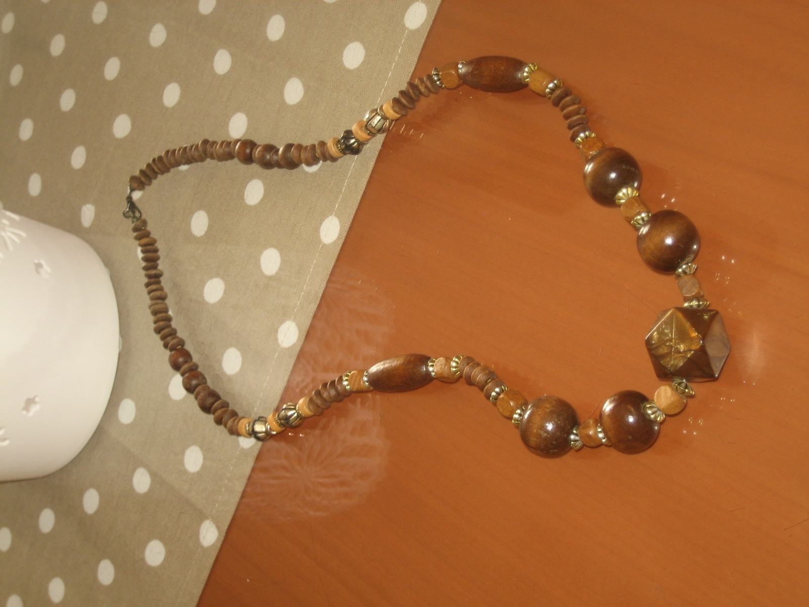 2 OGRLICE - DRVENA I BIJELA S ZLATNIM DETALJIMA