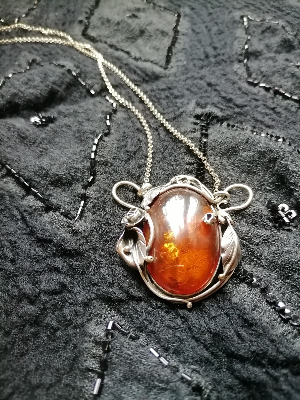 lancic sa privjeskom od jantara ,rucni rad,srebro 925,hitno 399kkn