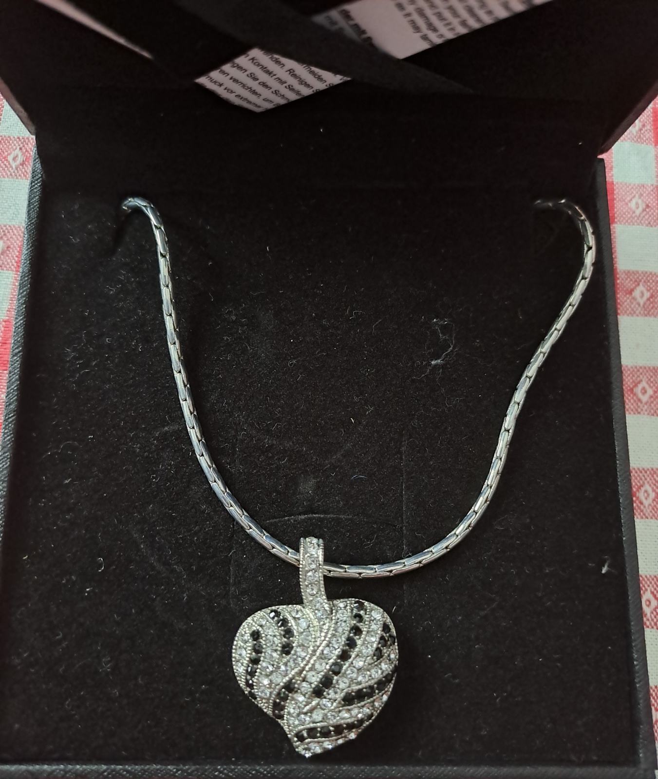 Ogrlica - oblik Srca sa Swarovski elementima rijetka
