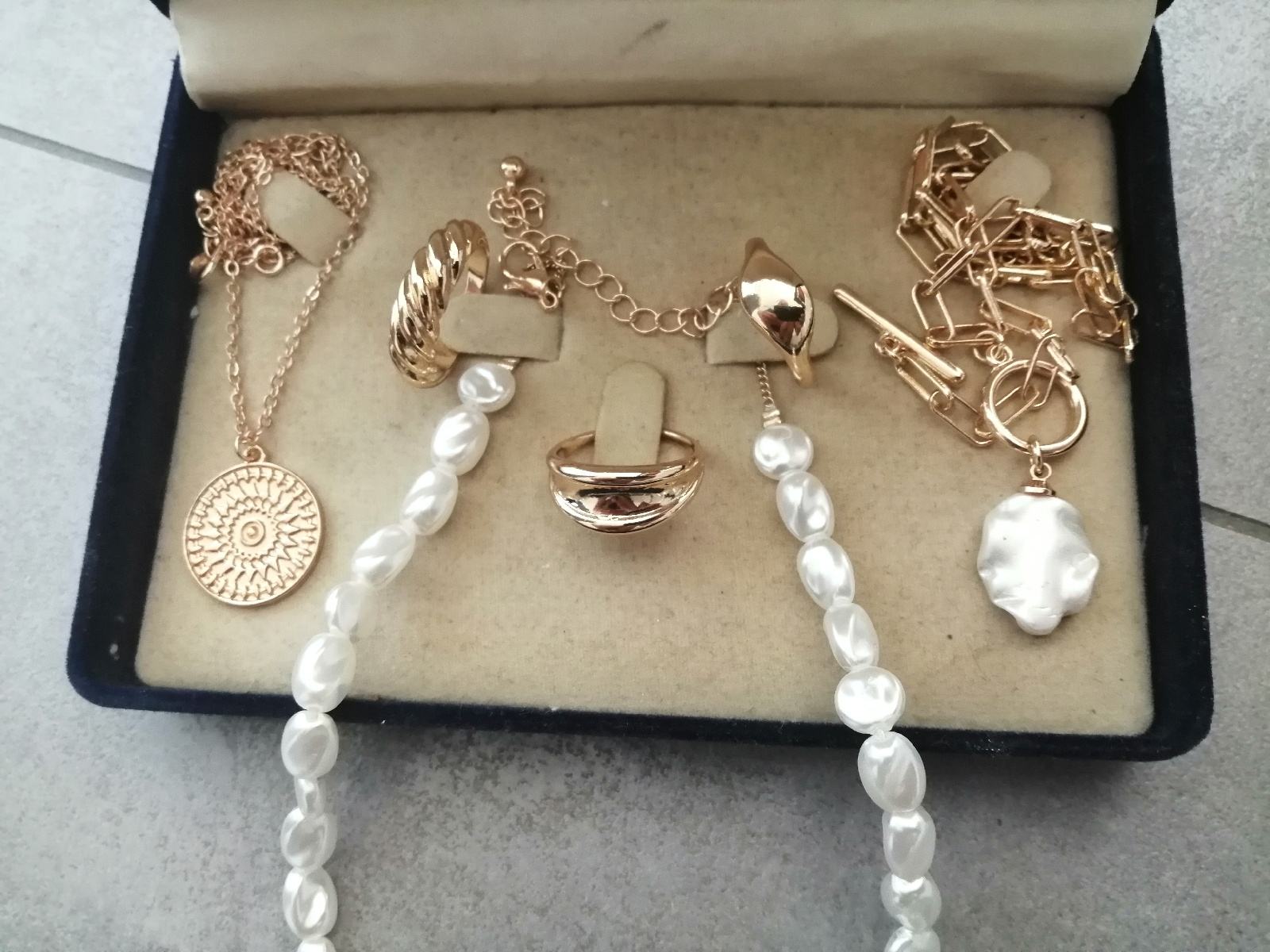 TRI LANČIĆA+TRI PRSTENA-Lot