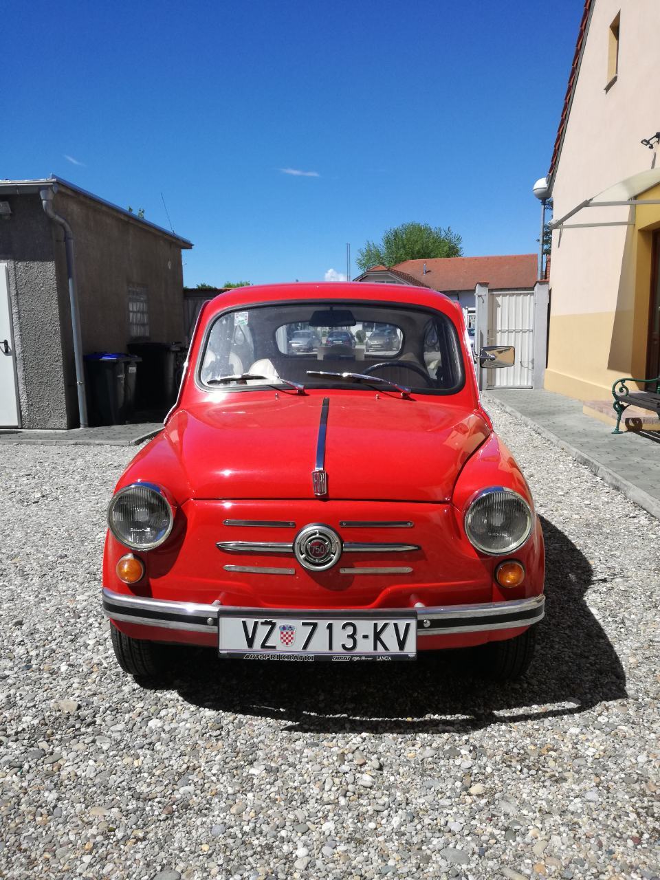 Prodajem Fićo 850 L 1983g.registriran potpuno restauriran