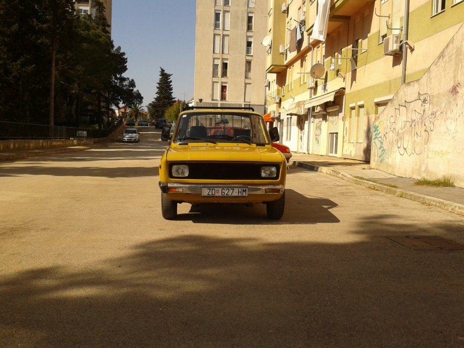 Zastava Poly pick up