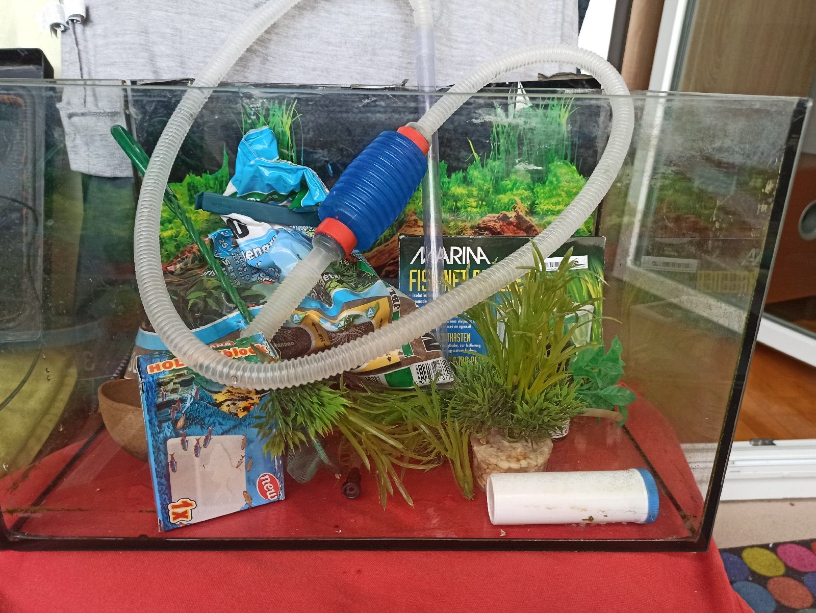 akvarij 25L s opremom