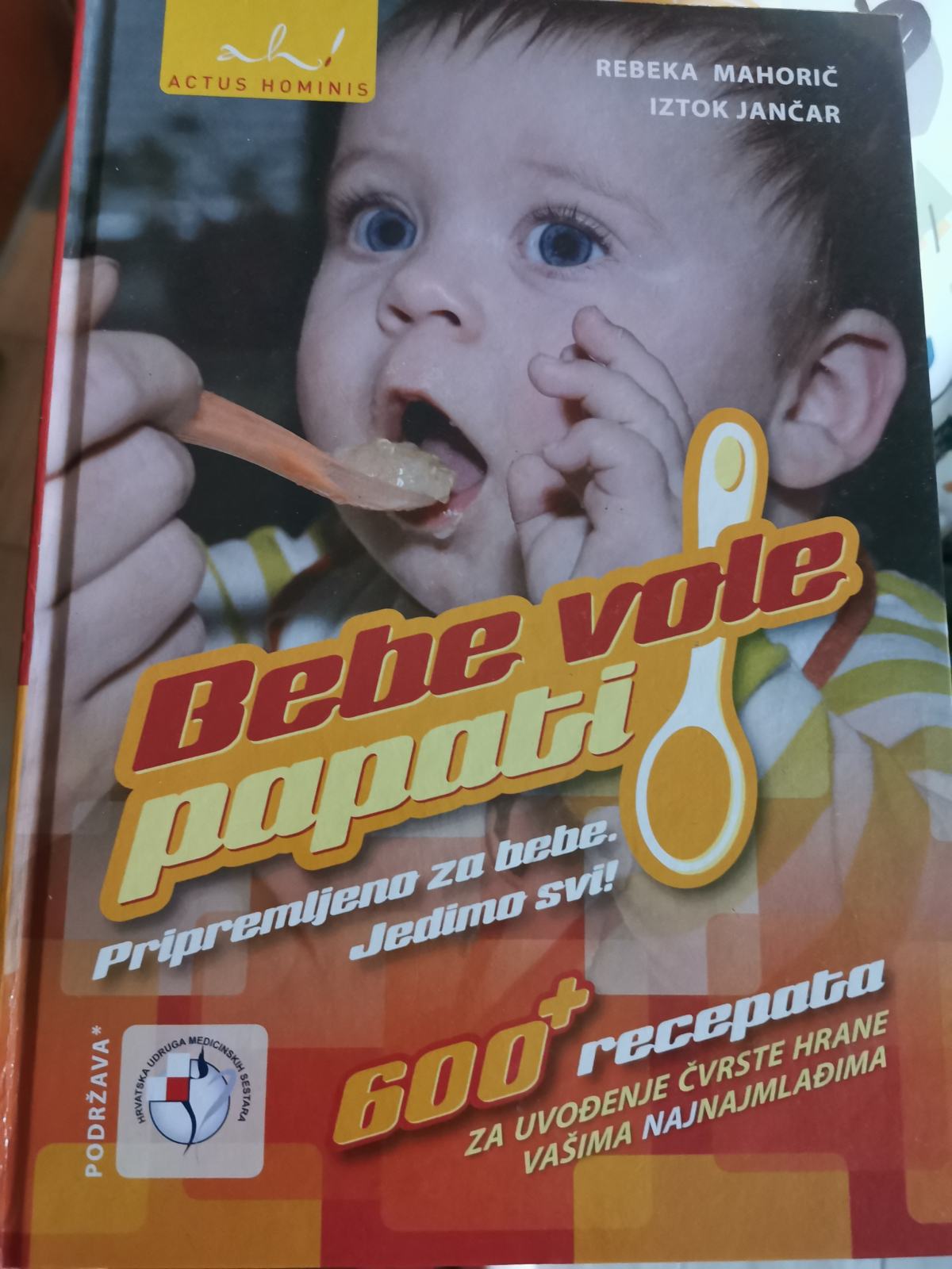 Knjiga Bebe vole papati