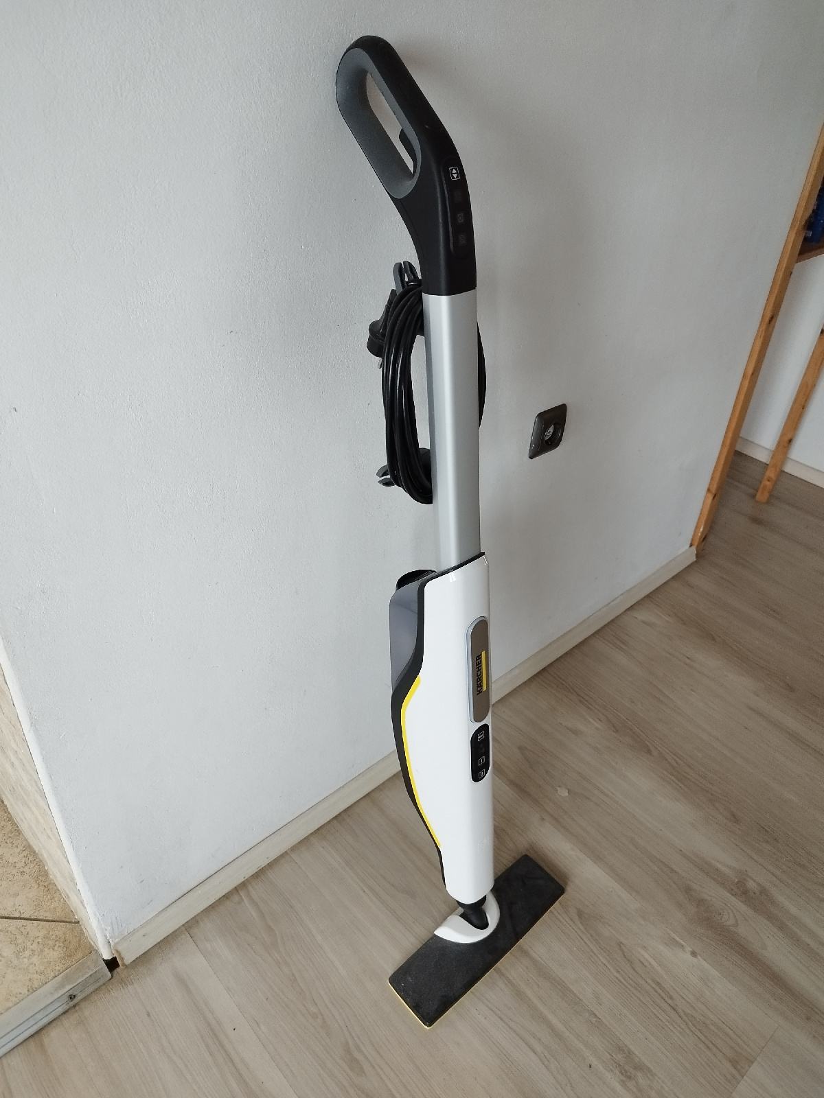 Karcher SC3 Premium - štapni parni čistač (prodaja)