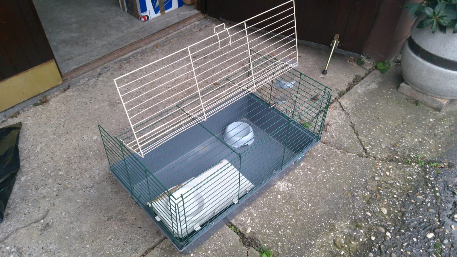 Prodajem kavez za zamorca