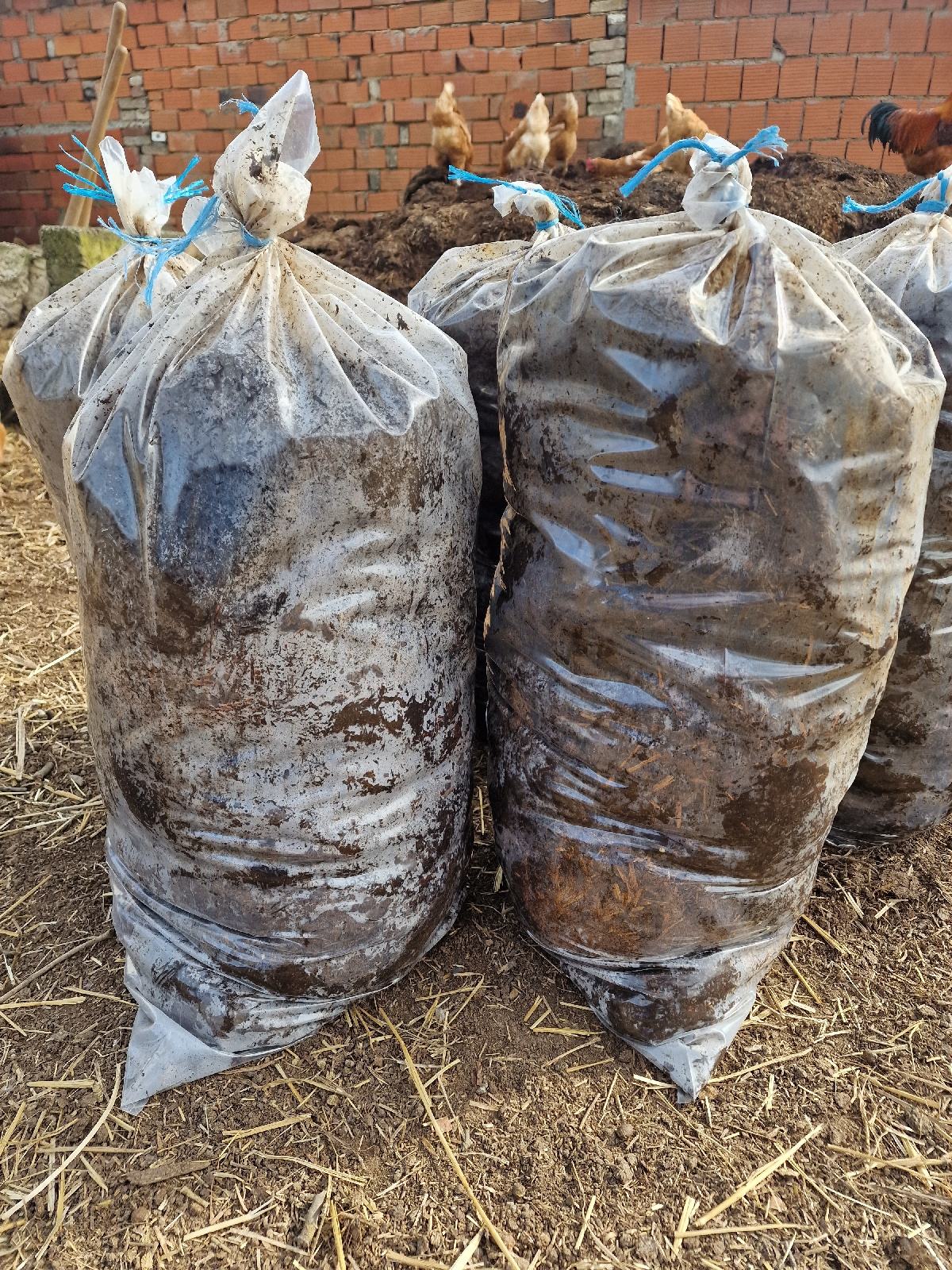 KVALITETAN, ZRELI OVČJI GNOJ