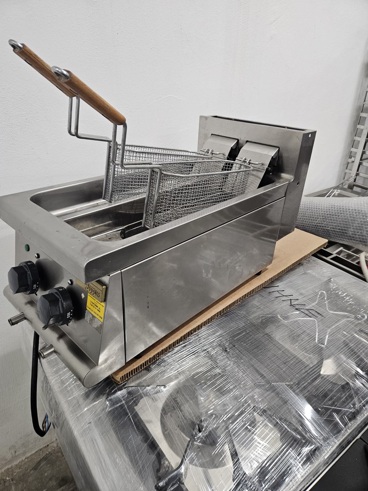 Stolna friteza, ugostiteljska friteza, friteza