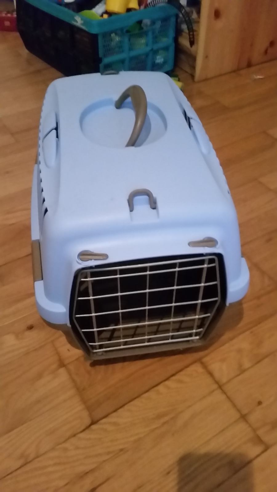 Prodajem transporter za mace ili manje pse