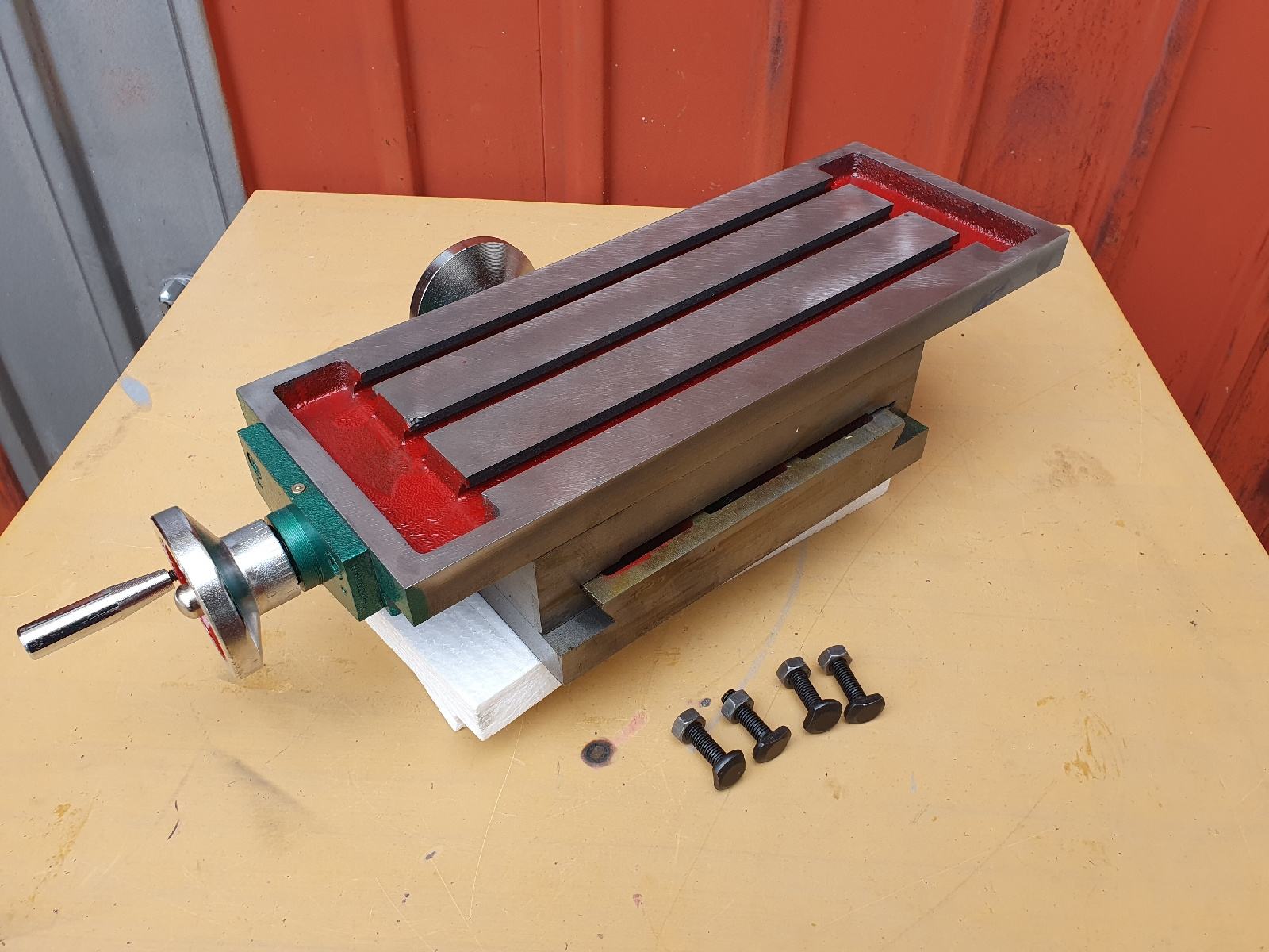 Križni stol 28kg pomak: X=27cm Y=11cm (Split) =200€