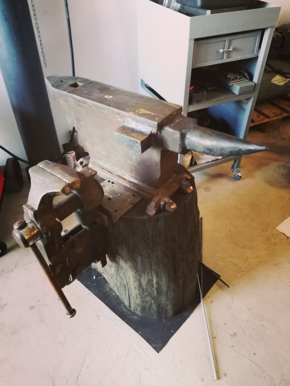 Nakovanj i kovački škripac