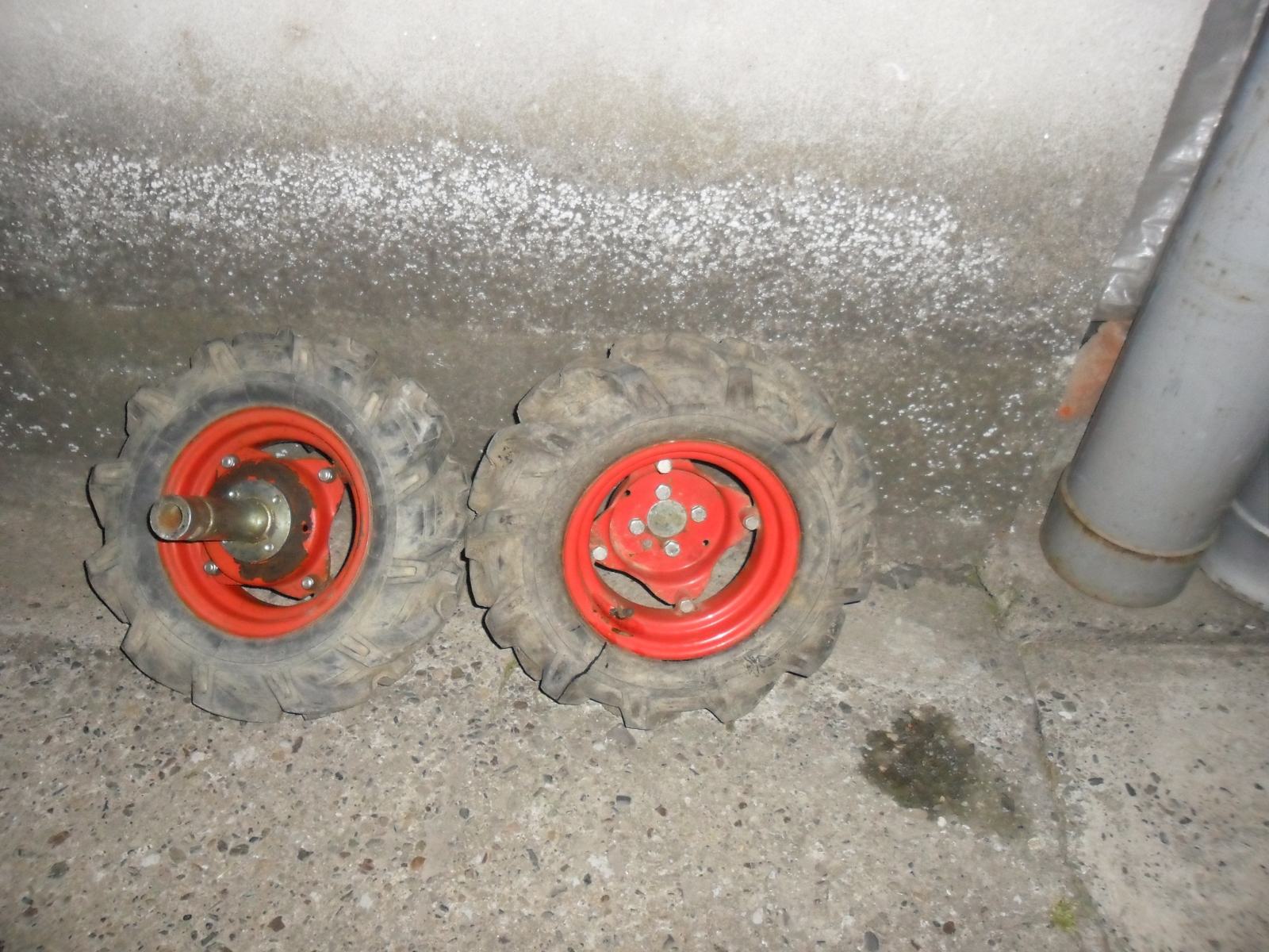 Točkovi 10, razgrtač i rajcer ili špartač za motokultivator i dr.