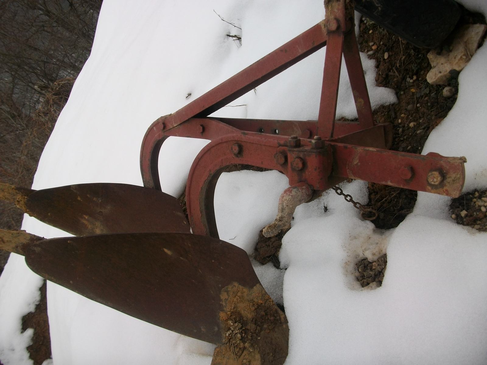 plug za traktor POVOLJNO..........