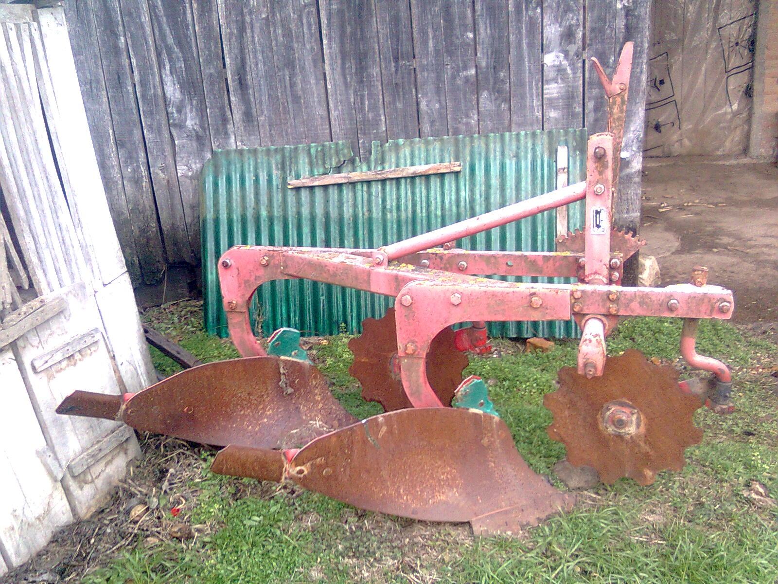 Prodajem dvobrazni IM-ov plug 12 cola visoki klirens ili mjenjam