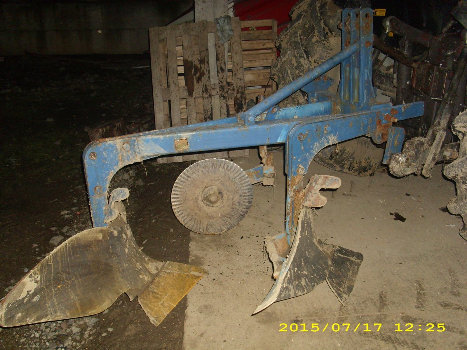 Prodajem plug olt dvobrazni 14 cola