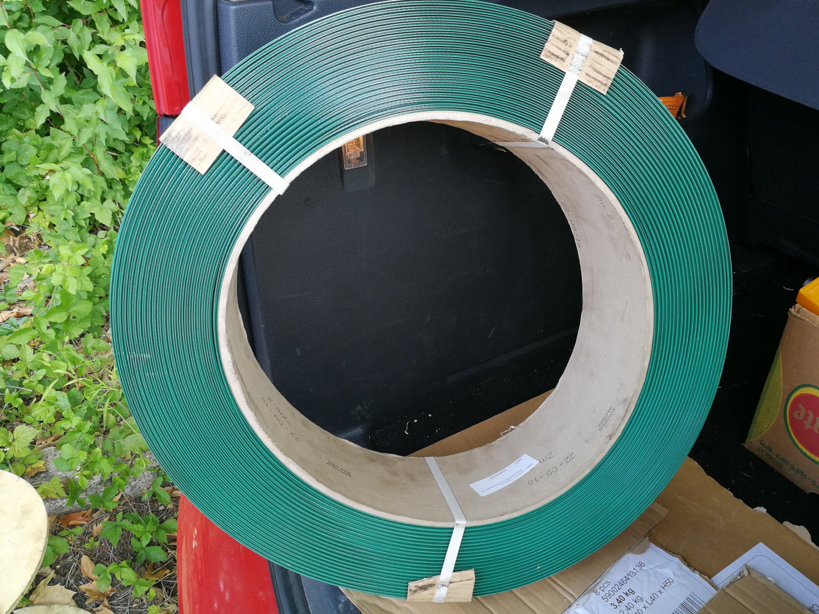 Traka za pakiranje robe - tvrda, hrapava (PET 9,2mm / 0,6mm / 3.000m)