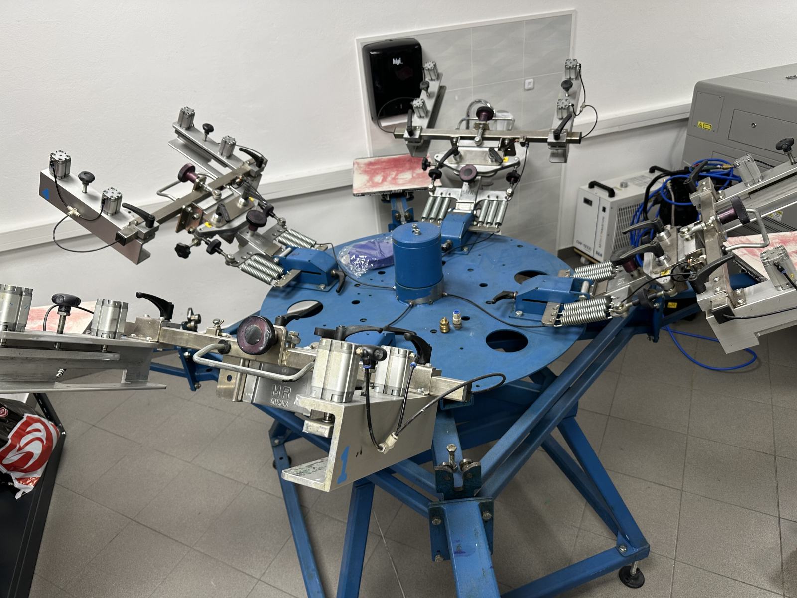 Karusel za sitotisak s ostalom opremom