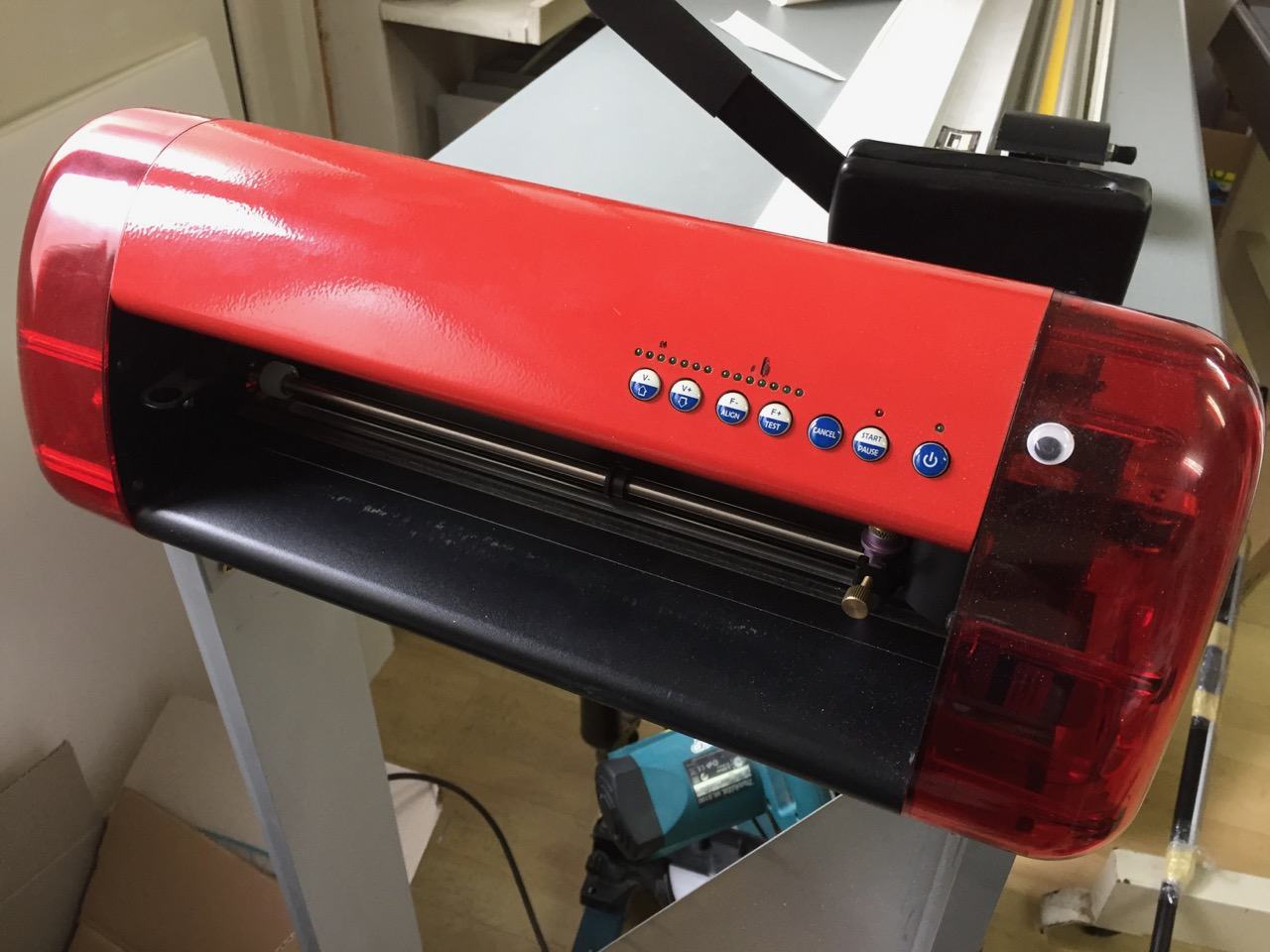 Cutter za foliju - vinil i papir širina 32 cm, PRILIKA!!!