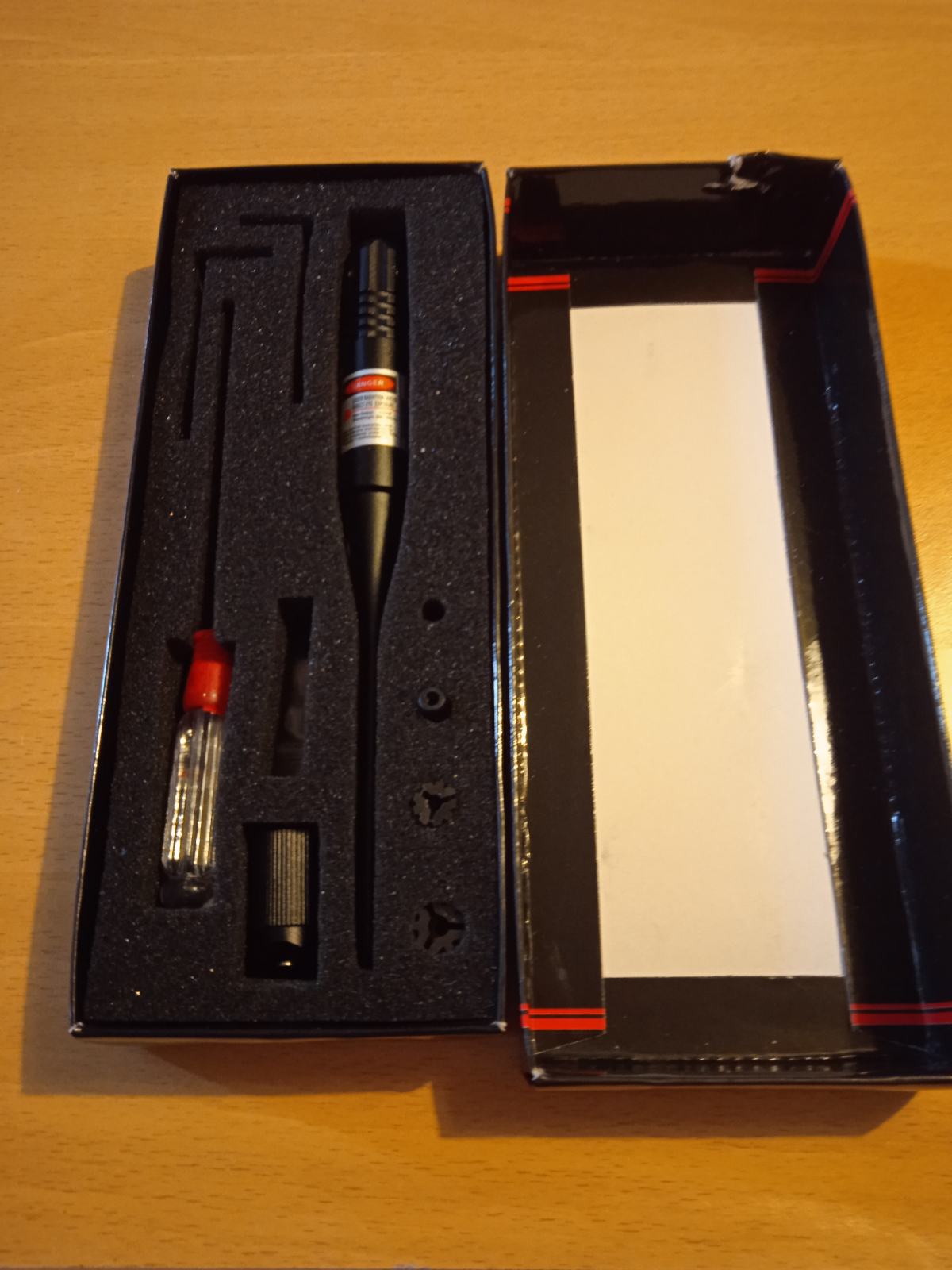 Laser za upucavanje, laser, optika, nosač