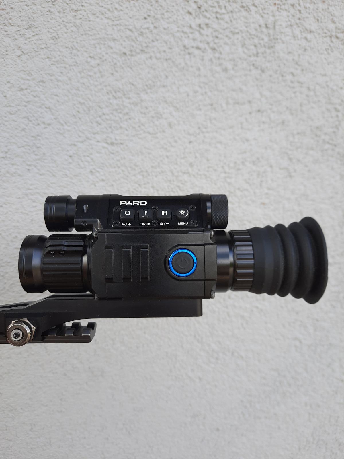 Noćna optika PARD 008 P