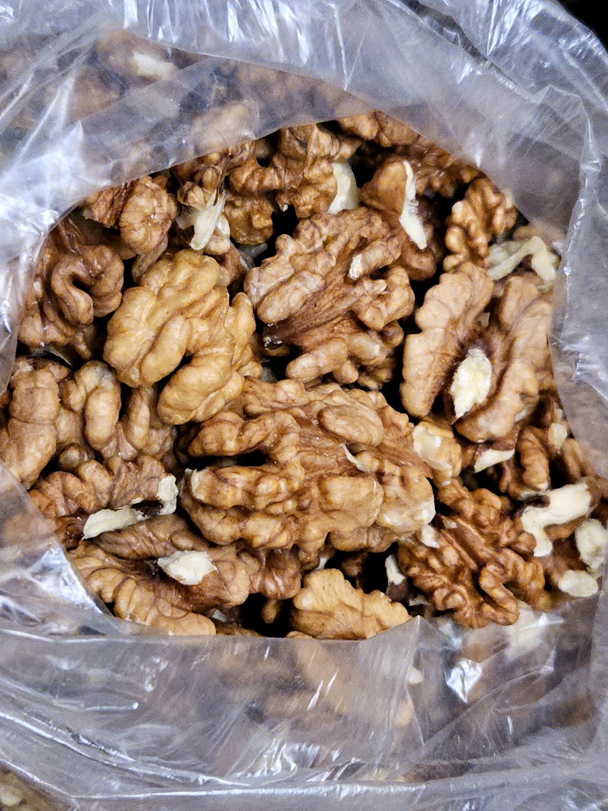 orah - očišćeni orasi, 5 eura kg