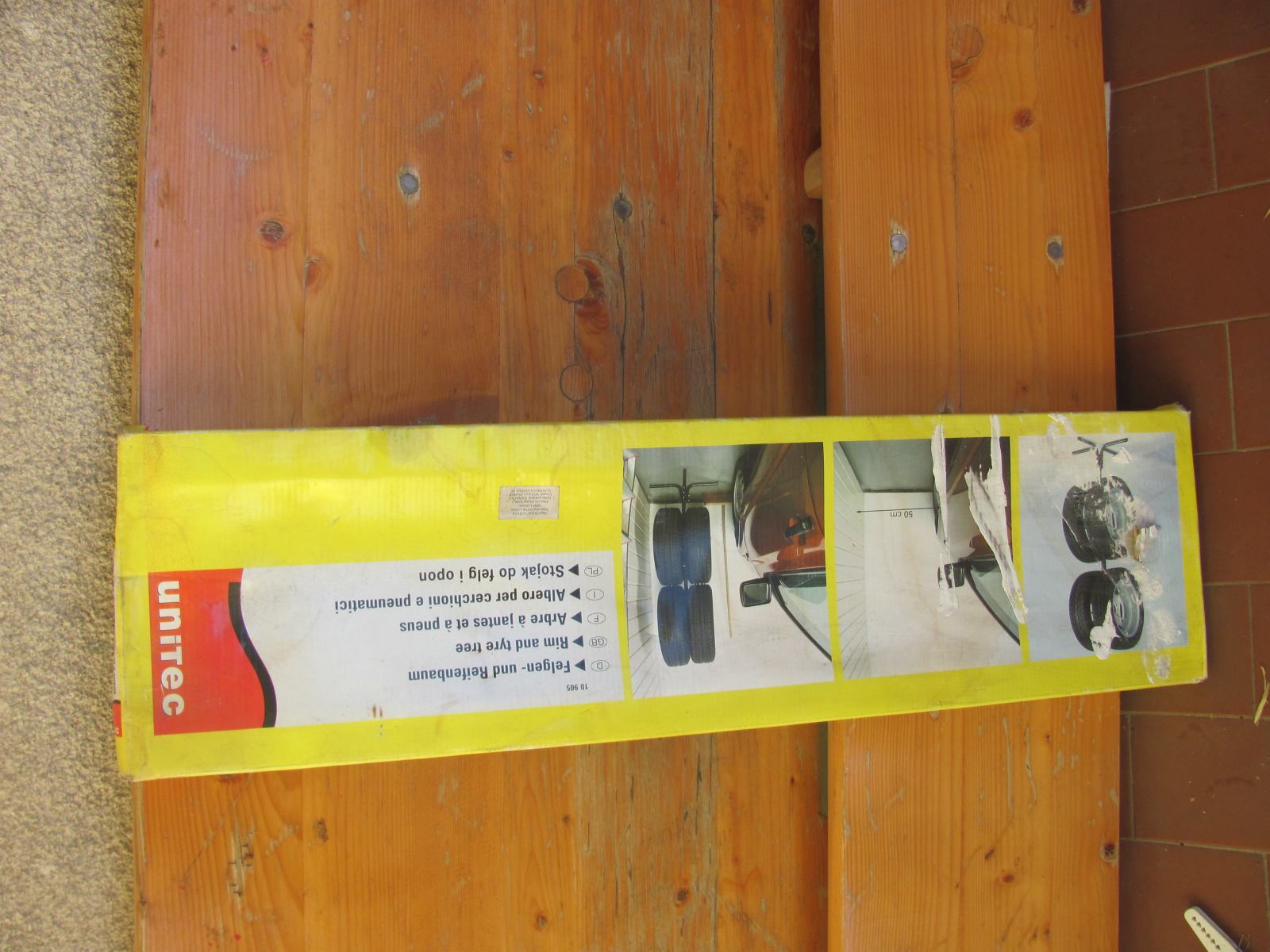 Stalak za auto gume i felge