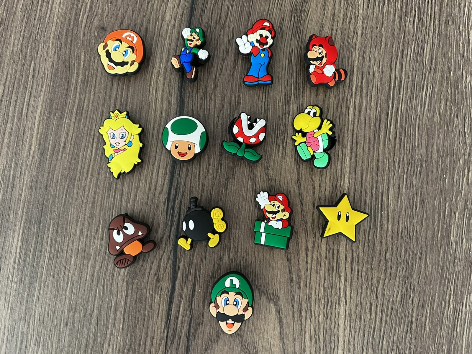 Super Mario Crocs Charms 13 komada