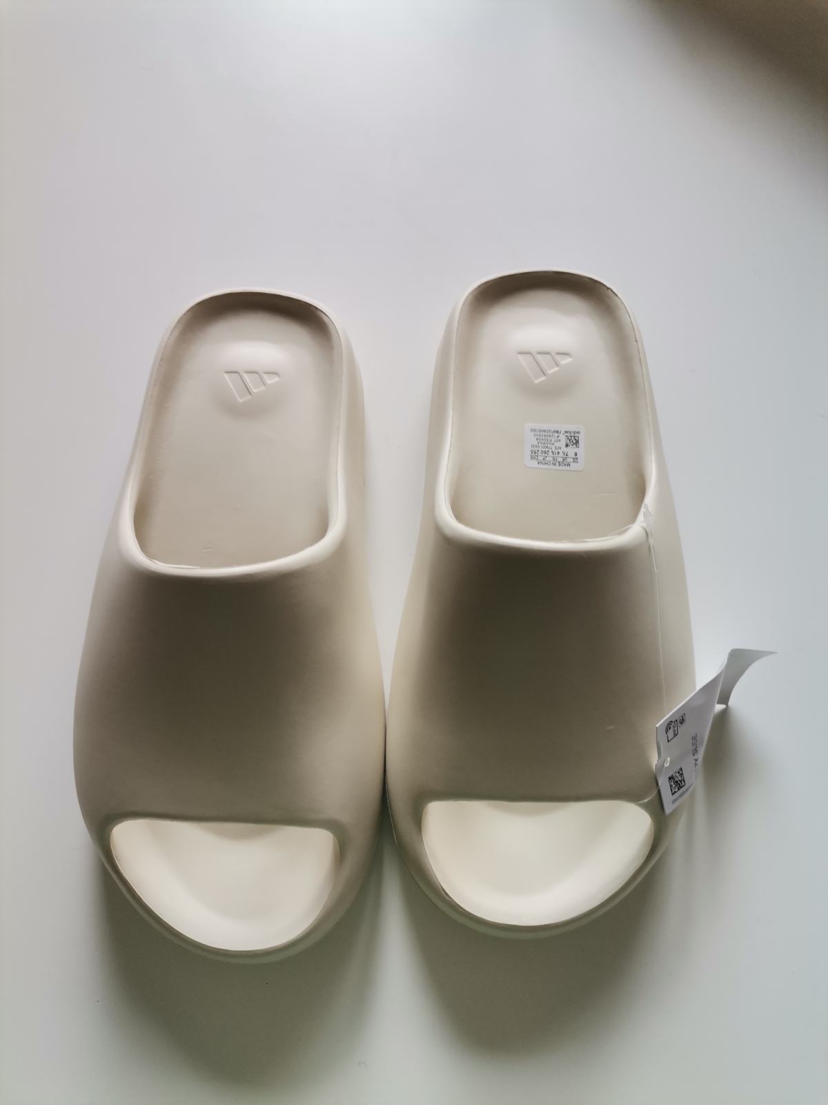 Adidas yeezy slide