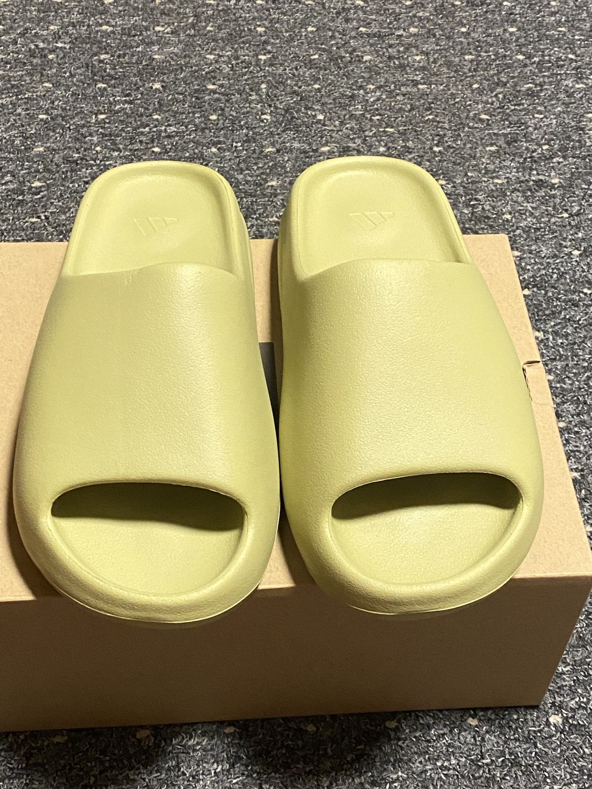 Yeezy Slide Resin