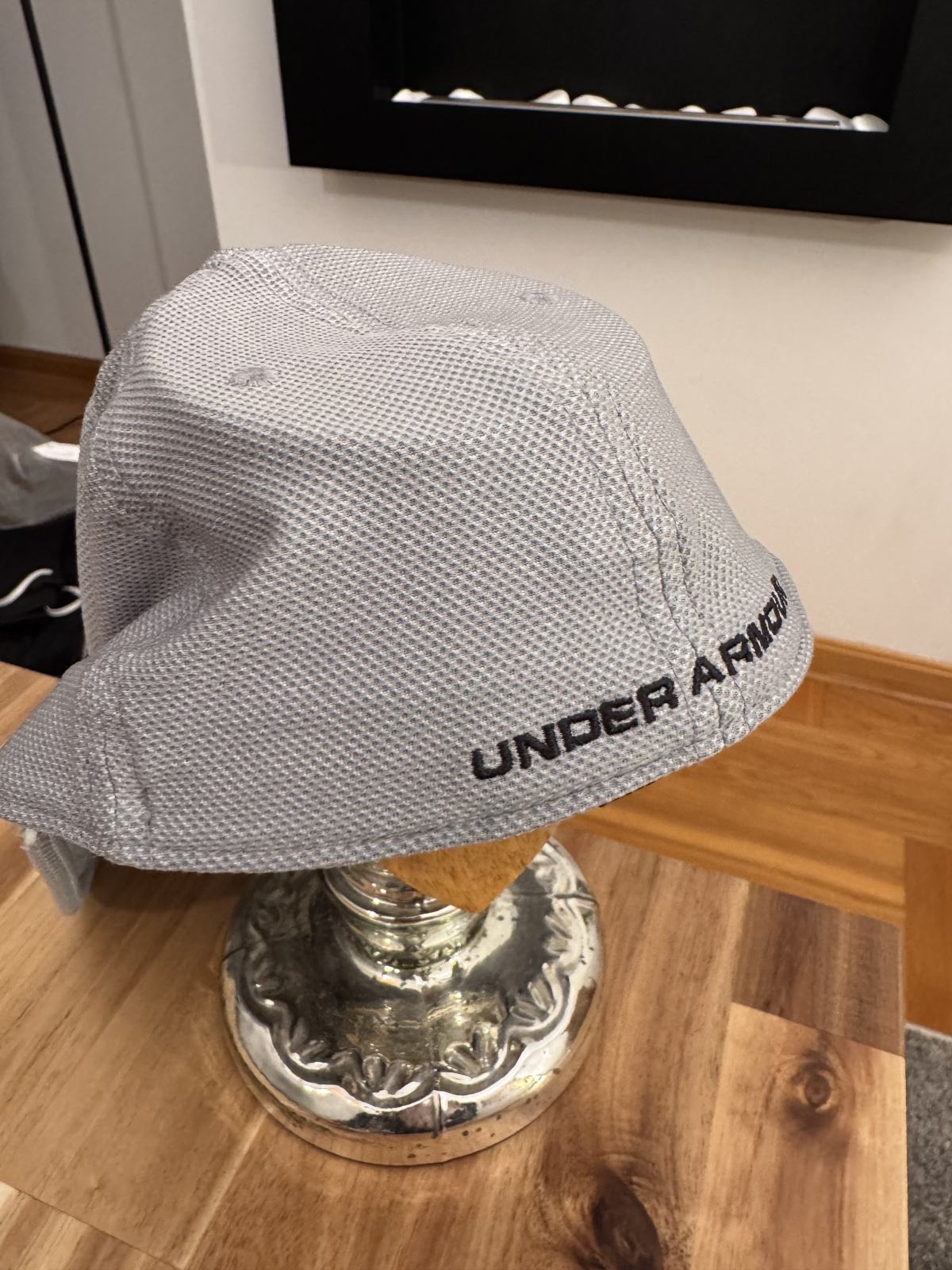 UNDER ARMOUR Kapa Silterica Grey