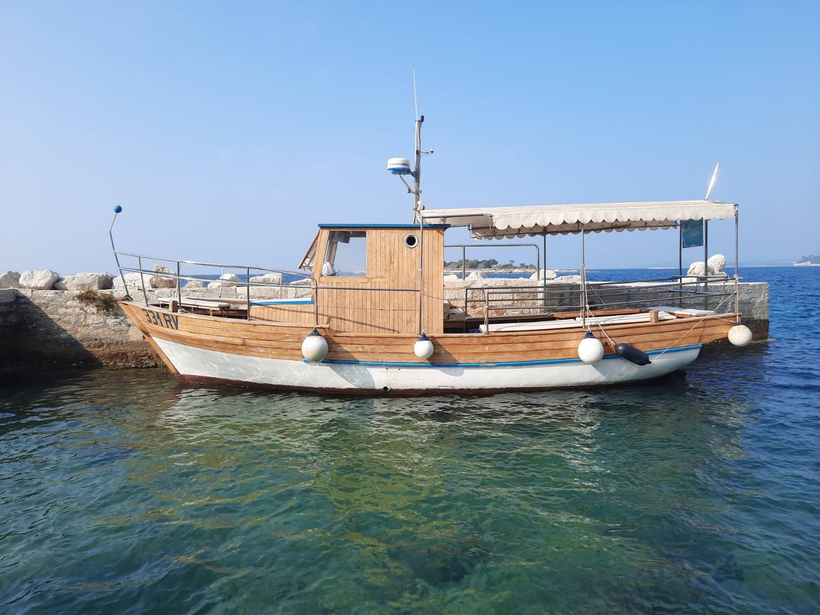 PRODAJA BRODICE ZA RIBOLOV I TURIZAM