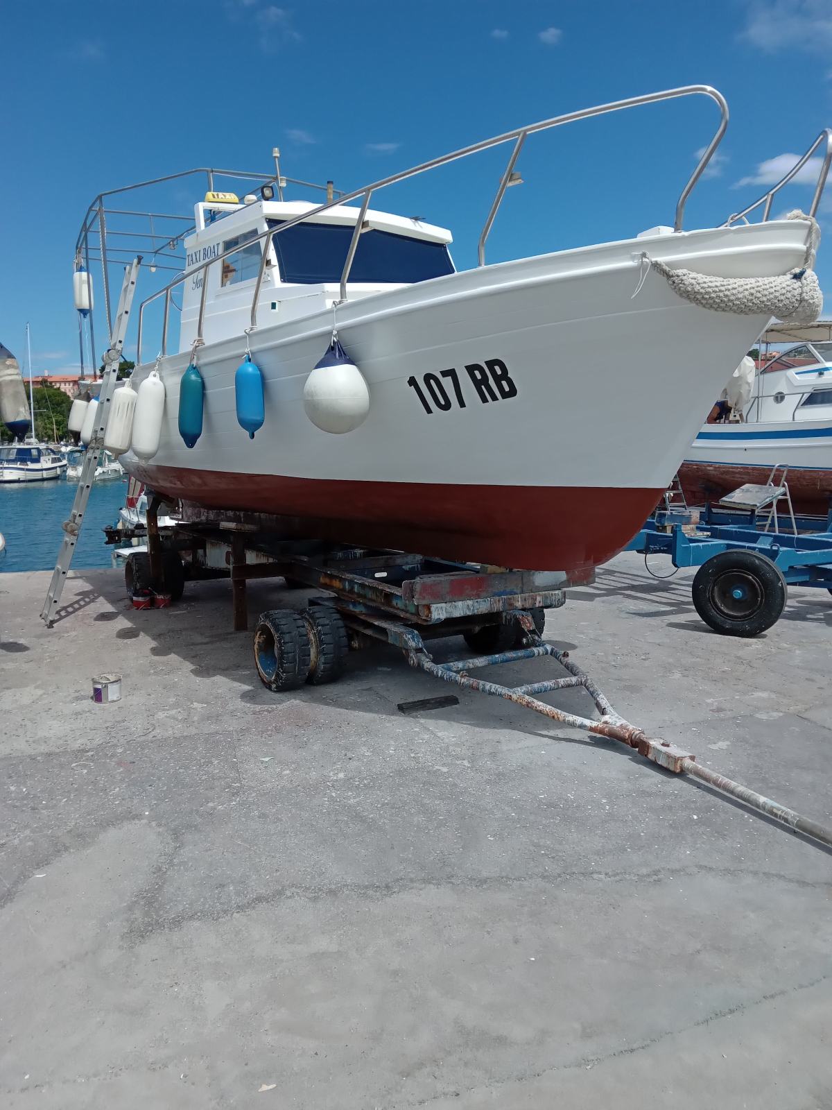 Prodajem pasaru s kabinom