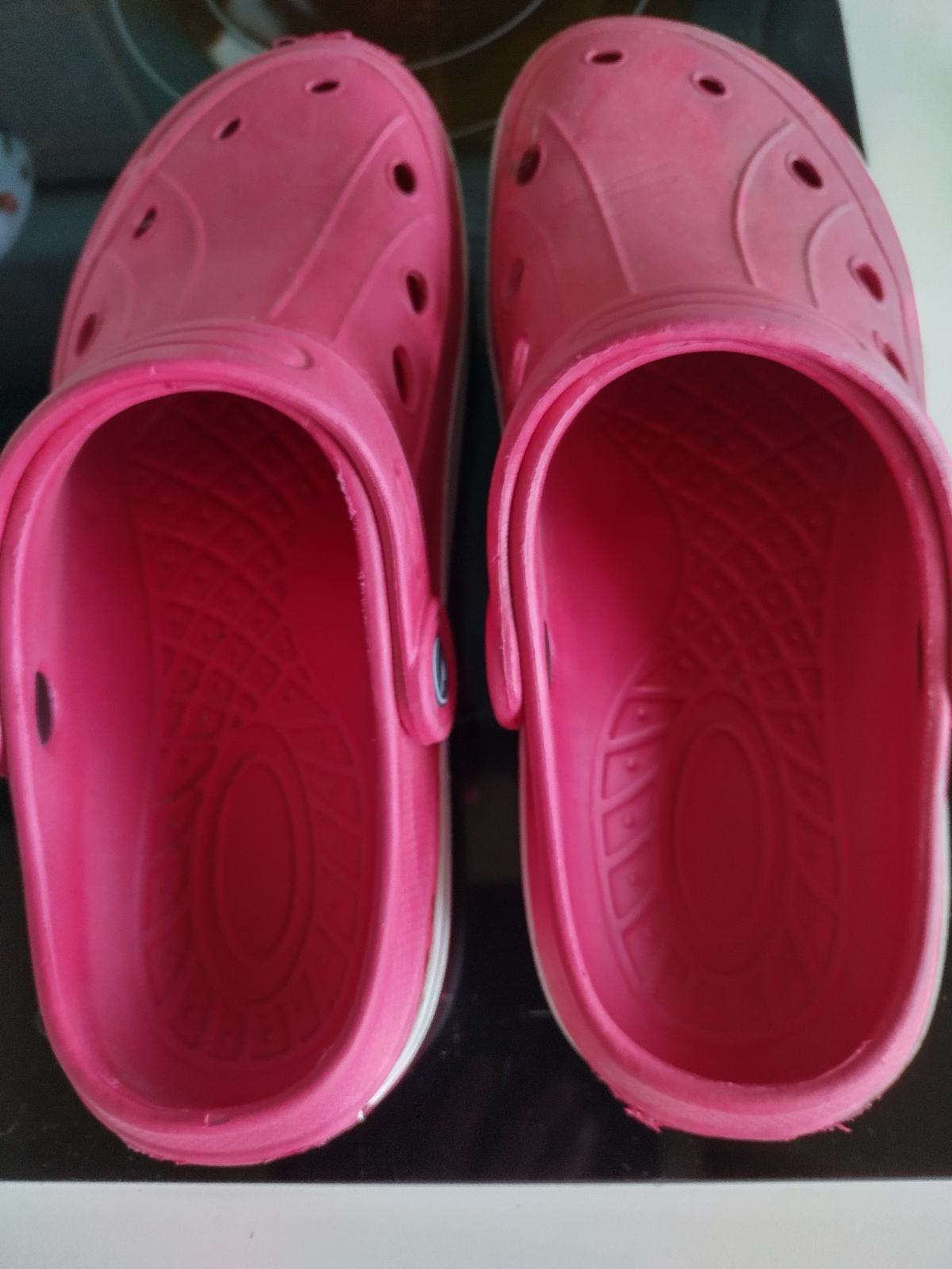 Ženske kroksice br 38