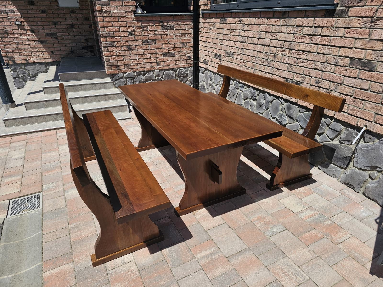 DRVENI STOL + 2 KLUPE OD ORAHA - 2 metra dužine