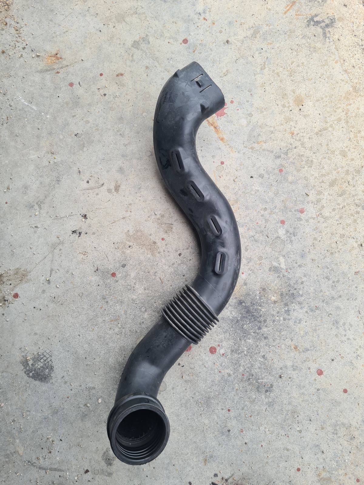 Clio 4. 1.5dci. Crijevo usisa. 165556691r